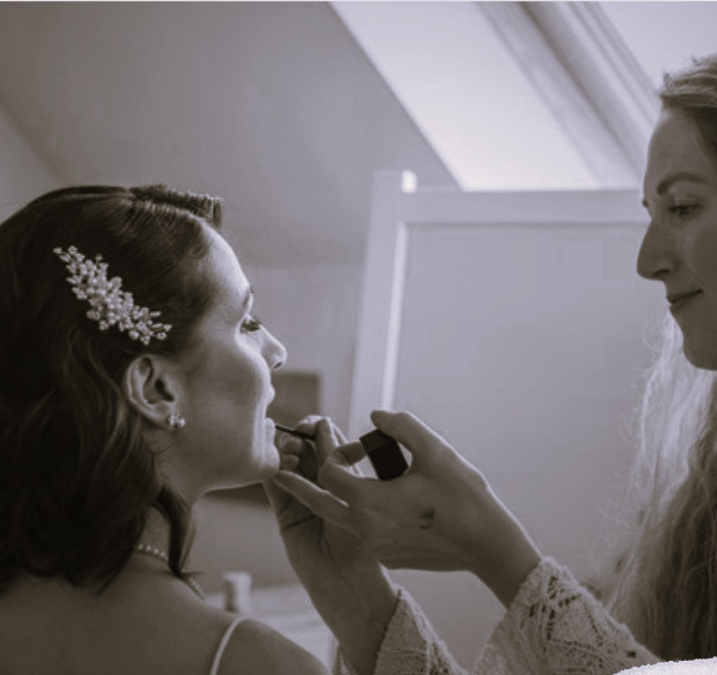 Why a Professional One-to-One Makeup Lesson Can Be a Total Game-Changer ...
